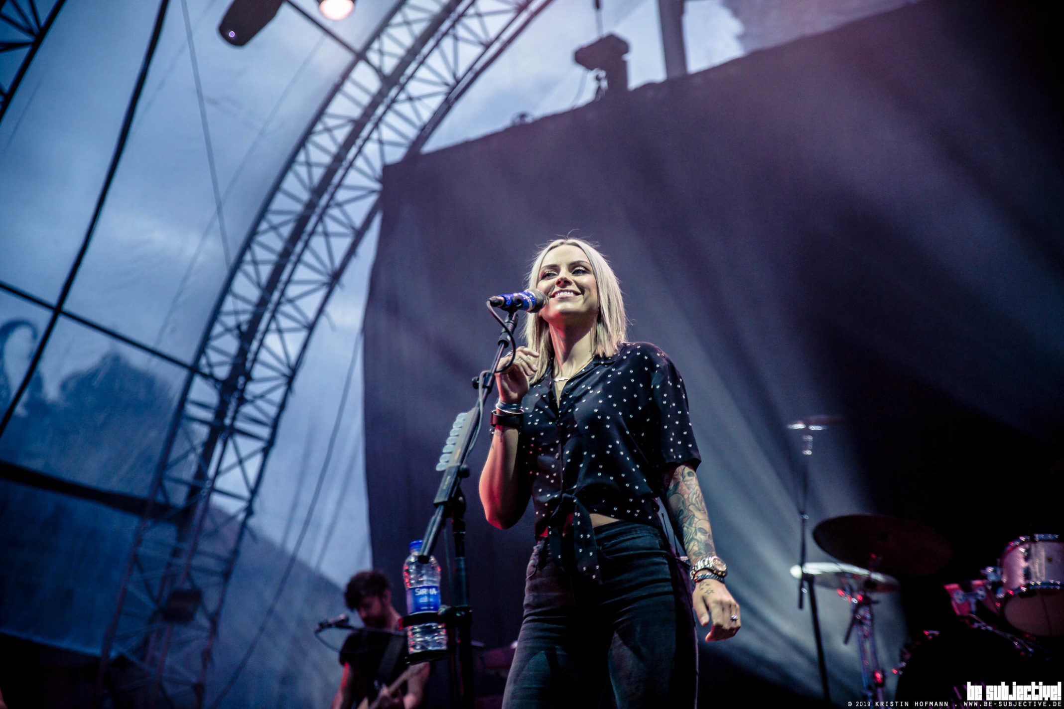 Review: Mrs. Rock'n'Roll bringt Alle zum Tanzen – Amy Macdonald auf ...