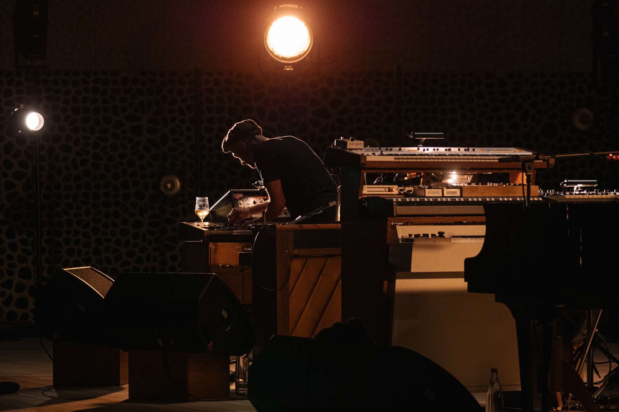 Preview: Innovative Rückbesinnung – Nils Frahm auf „Music For Animals ...